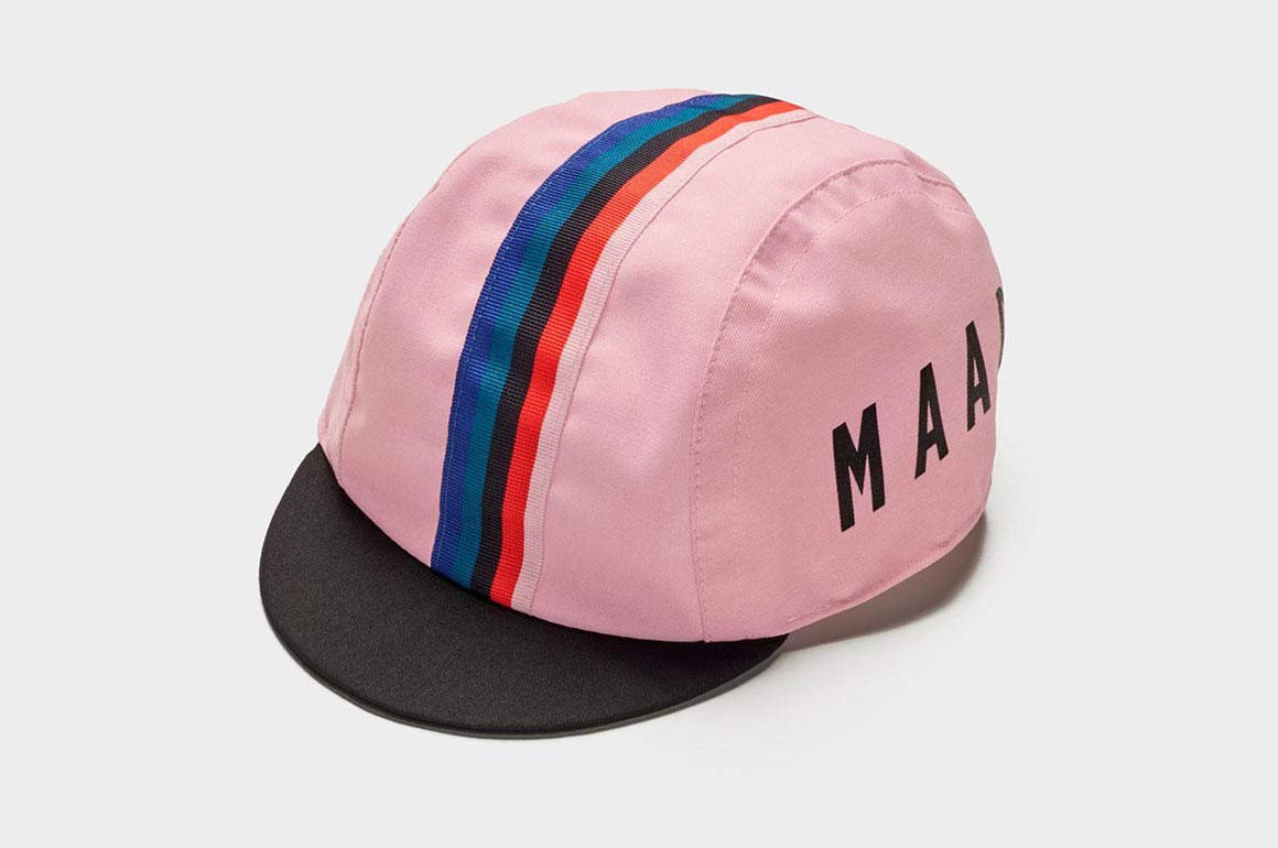 Stijlvol en functioneel: het iconische koerspetje - In de Kopgroep