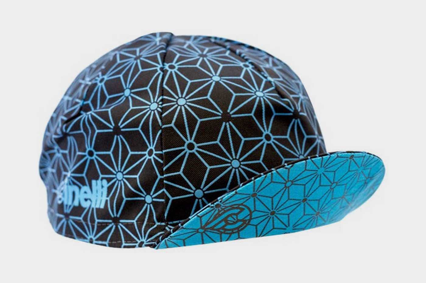 Stijlvol en functioneel: het iconische koerspetje - In de Kopgroep